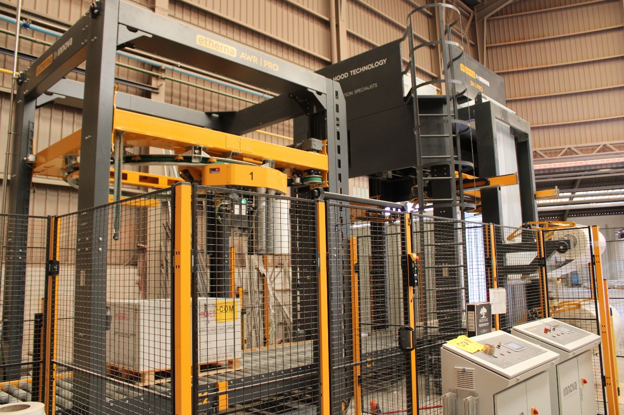 Bestile Cerámicas relies once again on the Stretch Hood line of Innova ...