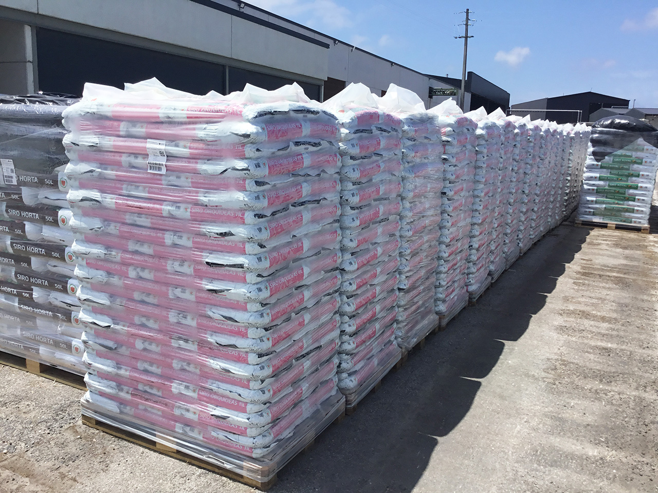 Case Study: Stretch Hood to protect substrate and compost products - Innova Maquinaria | End-of ...