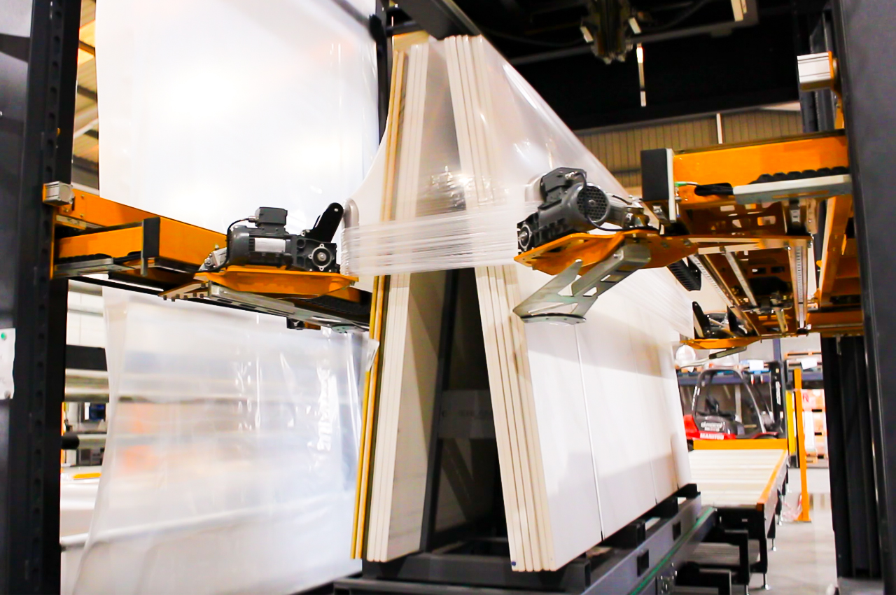 Innova innovates automatic packaging for large format with its new ...