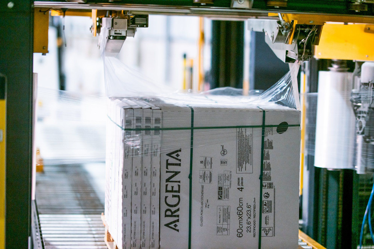 The logistical journey of a ceramic pallet from Castellón to Seattle